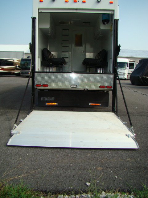 Salvage RV Parts 2007 FOUR WINDS FUN MOVER 34C 36FT 2-SLIDE TOY HAULER ...