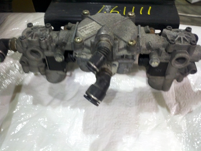 Salvage RV Parts Used Wabco Meritor ABS Valve Pack p/n 4725001200 Used ...